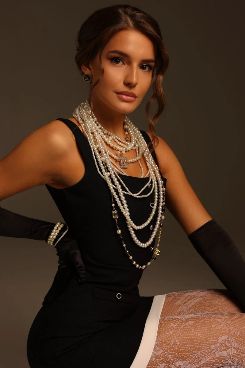 Eliona - Slim and Stunning 20-Year-Old Escort in Dubai